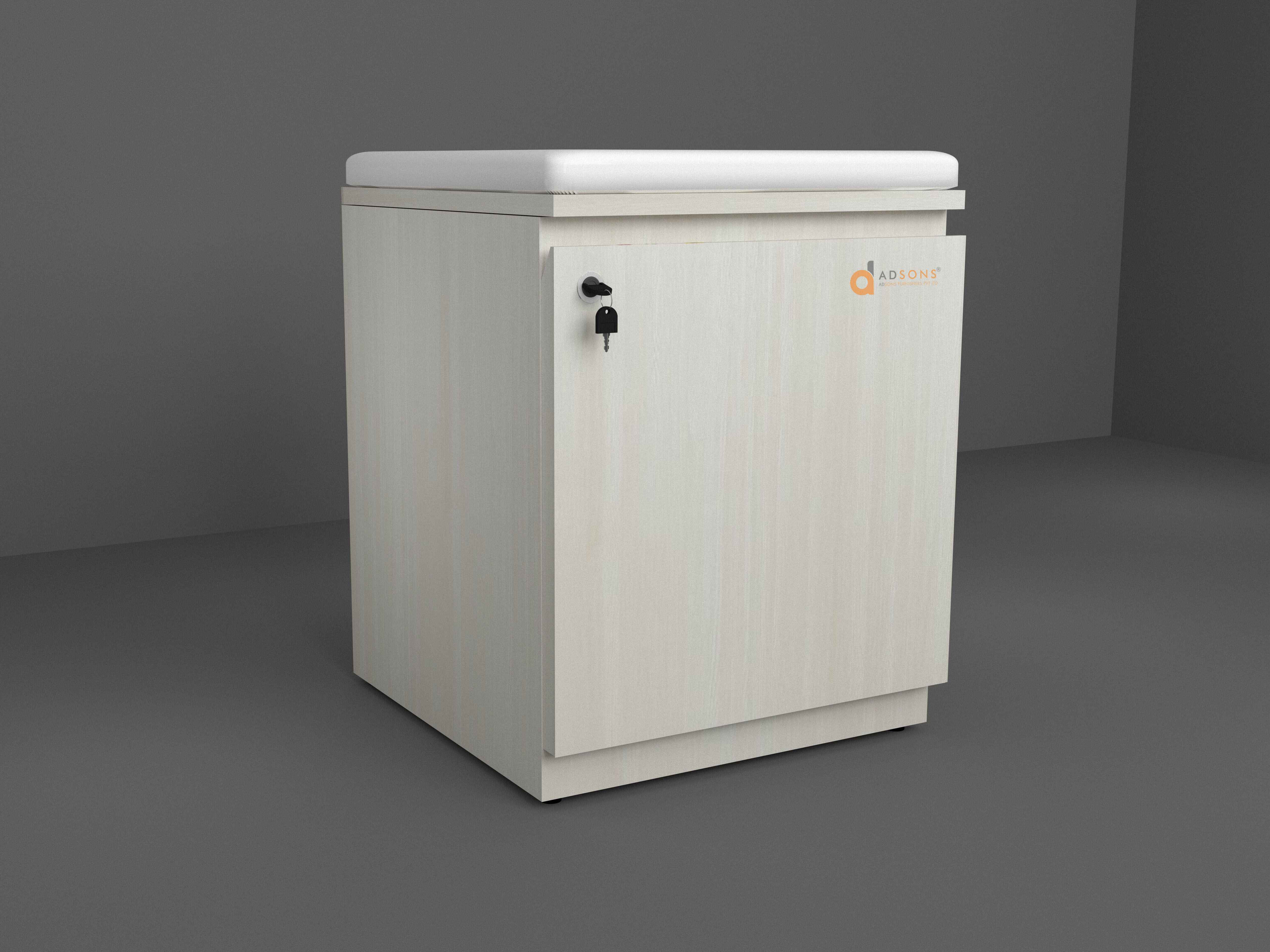 Adsons-Light maple-3361 1 Shutter with seating